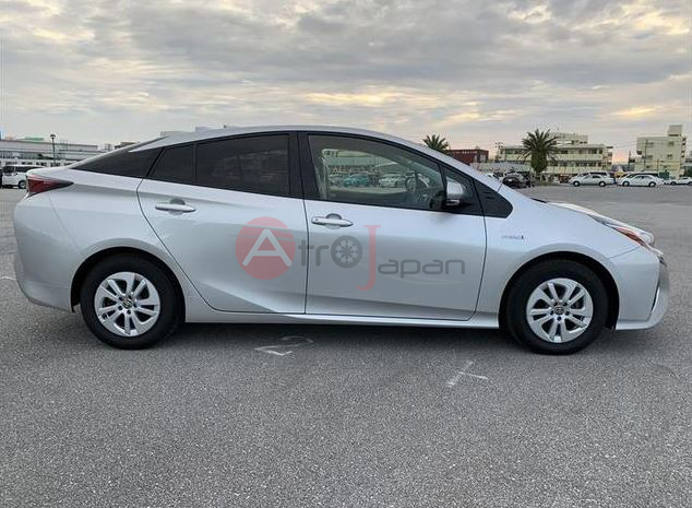 2018 Toyota Prius S Hybrid - Atro Japan Used Cars Exporter | Premium ...